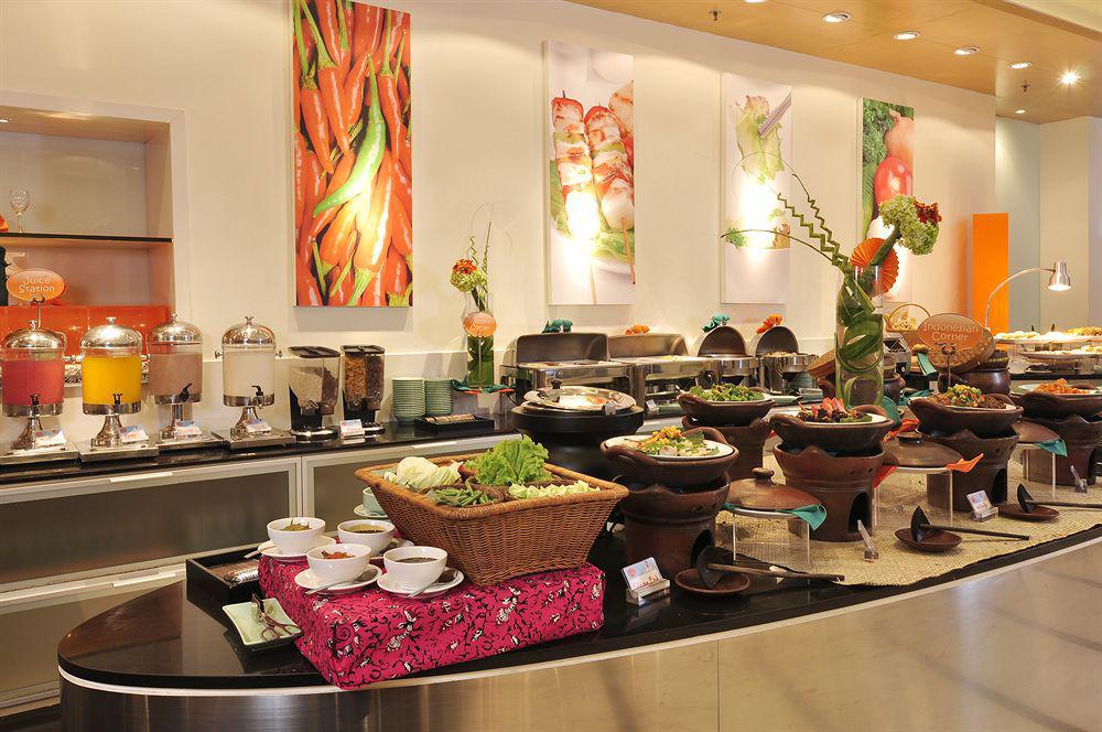 HARRIS HOTEL AND CONVENTIONS KELAPA GADING JAKARTA